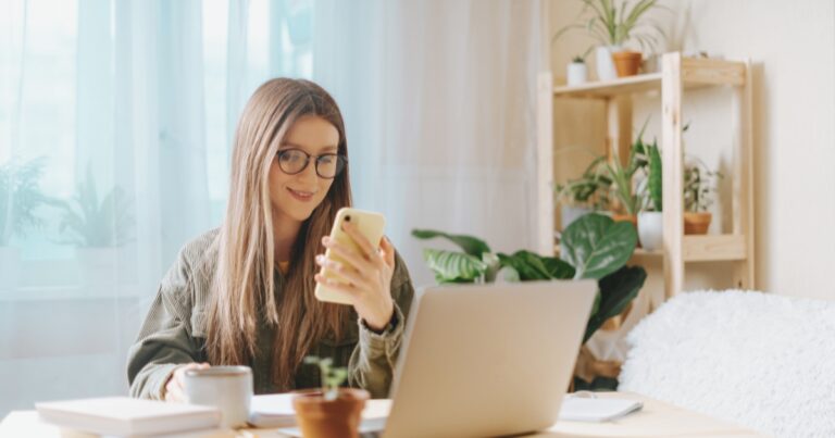 The ultimate guide to eSIM for laptops: freedom for travellers