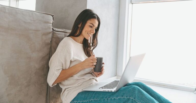 eSIM for cars: ultimate guide to stay connected on your road trips