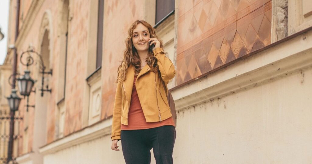 eSIM for cars: ultimate guide to stay connected on your road trips